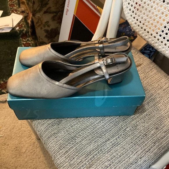 SILVER ELITE SANDALS | Shoes | Silver Judith Pewter Dexter 9 2m Sandals ...